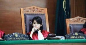3 Contoh Teks Anekdot Politik yang Asyik tapi Mengelitik